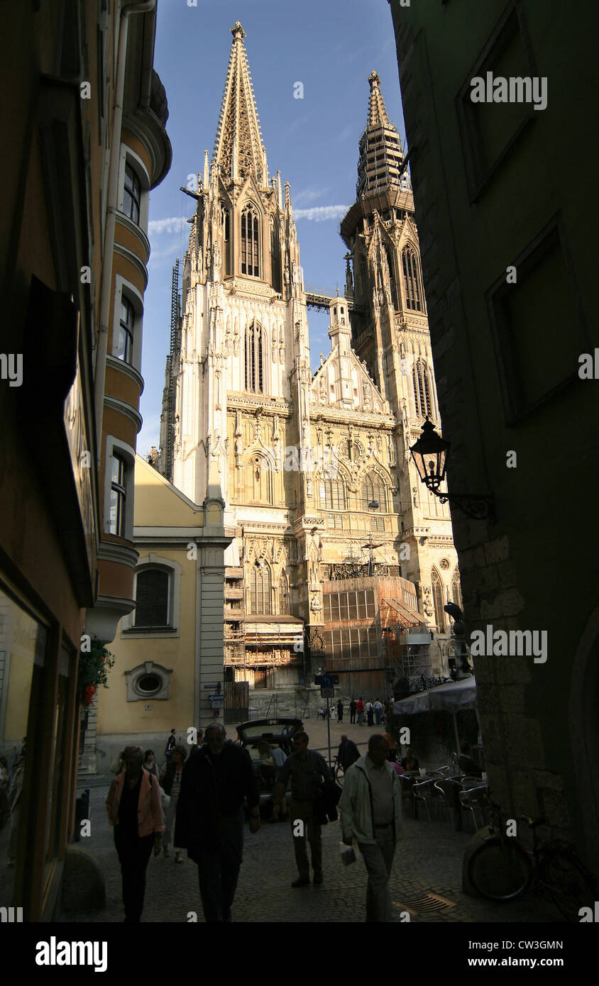 Regensburg Cathedral Square, St. Peter's Cathedral Stock Photo - Alamy
