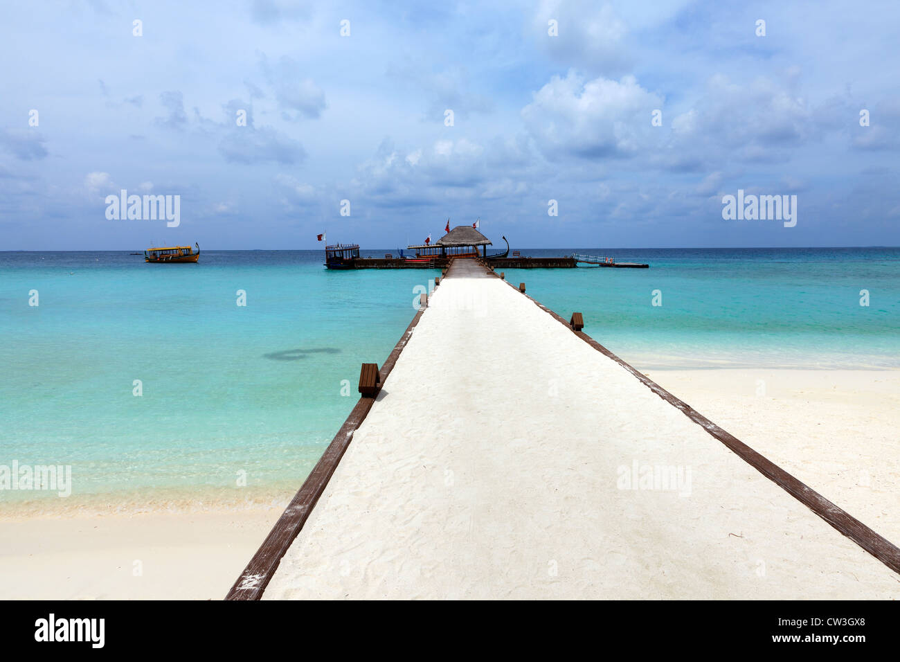 Boat dock path hi-res stock photography and images - Alamy