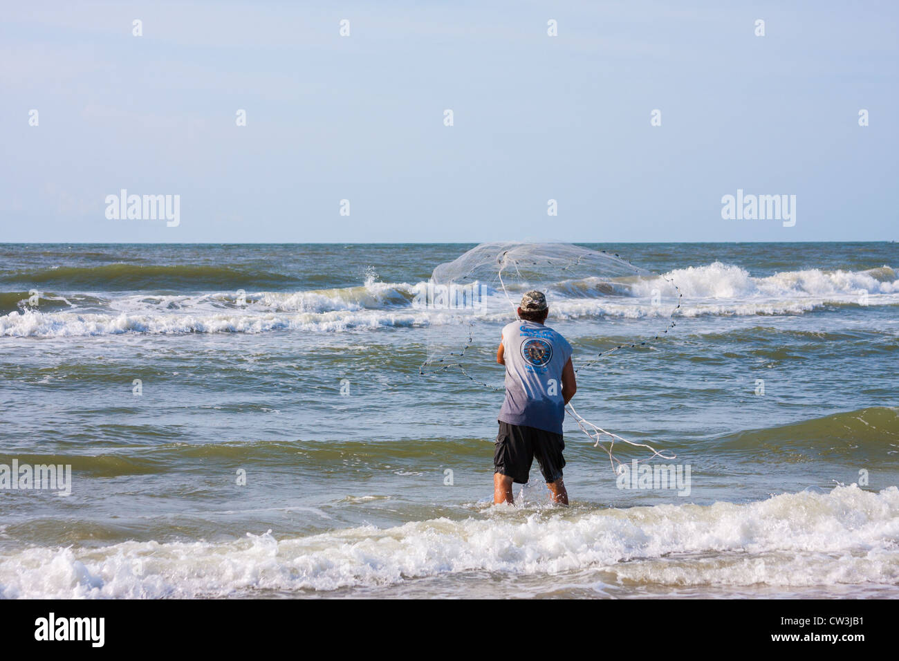 Cast netting hi-res stock photography and images - Alamy