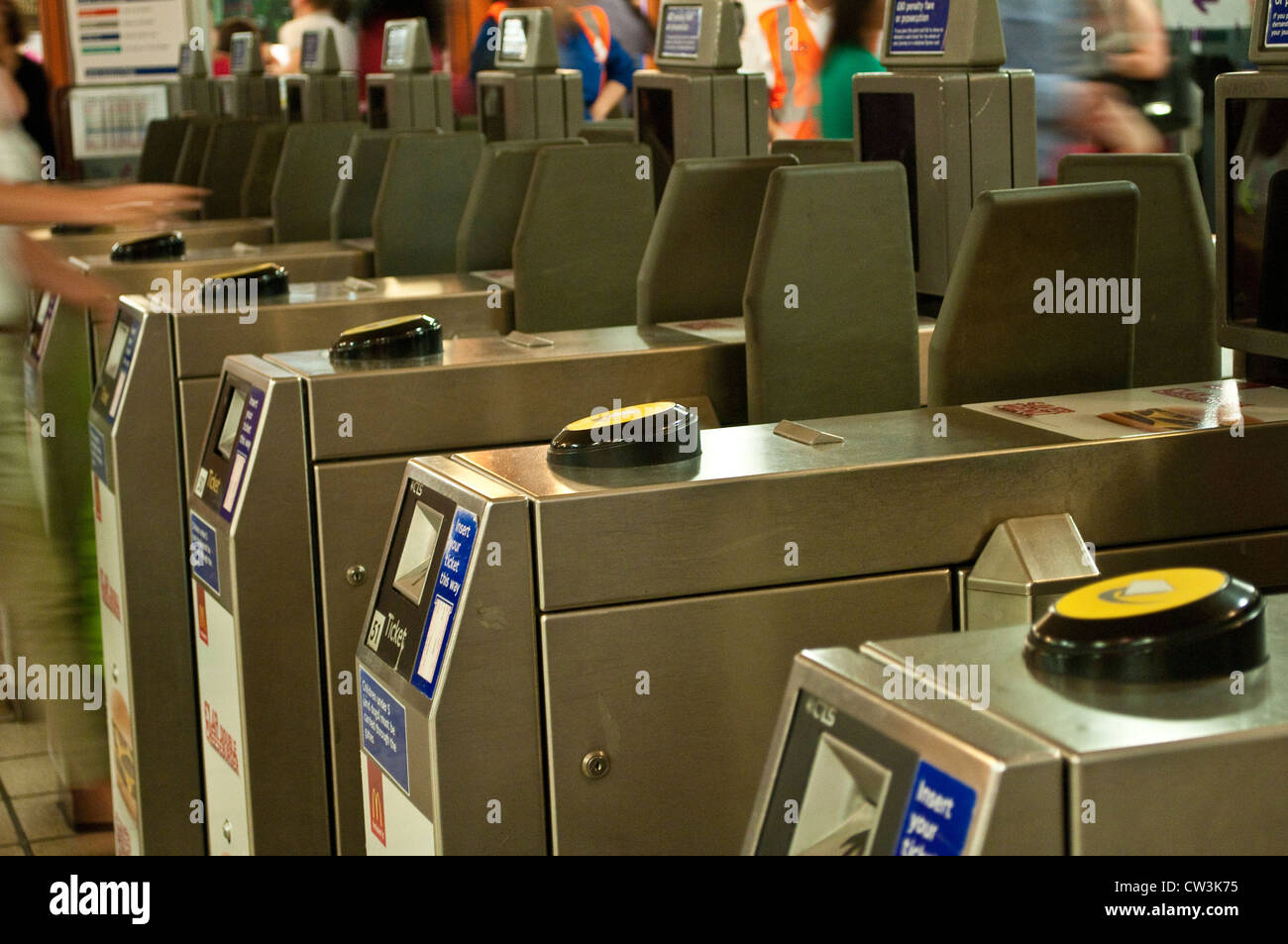 London underground station uk hi-res stock photography and images - Alamy