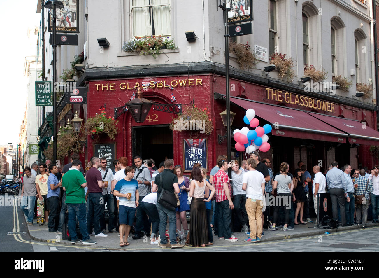 People In Pub Uk Stock Photos & People In Pub Uk Stock Images - Alamy