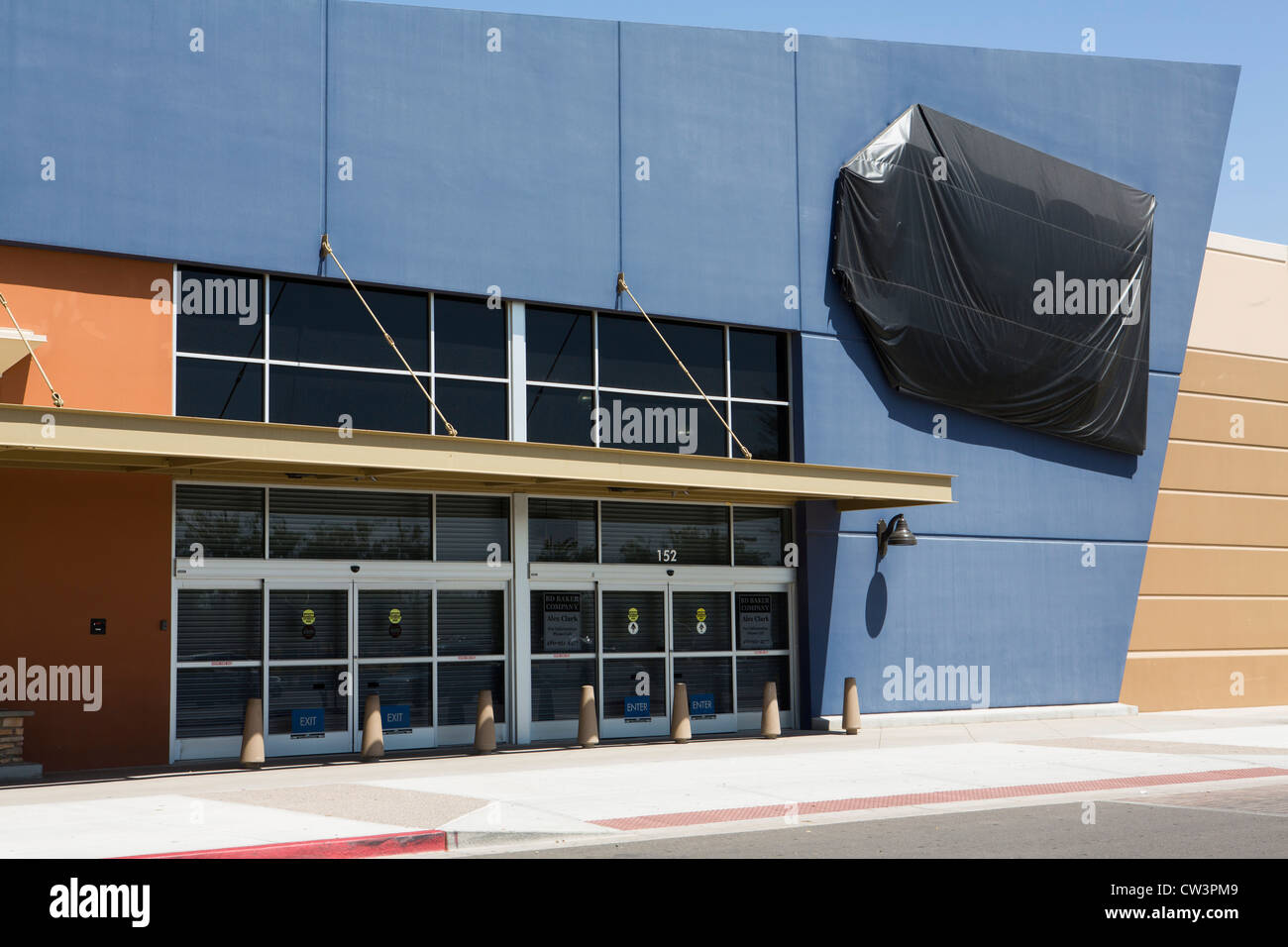 A closed Best Buy electronics retail store Stock Photo - Alamy