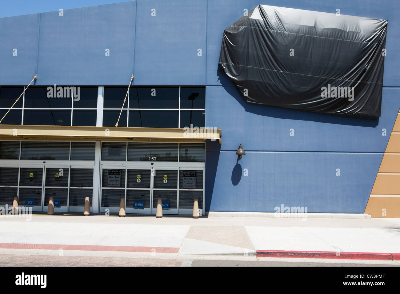 A closed Best Buy electronics retail store Stock Photo - Alamy