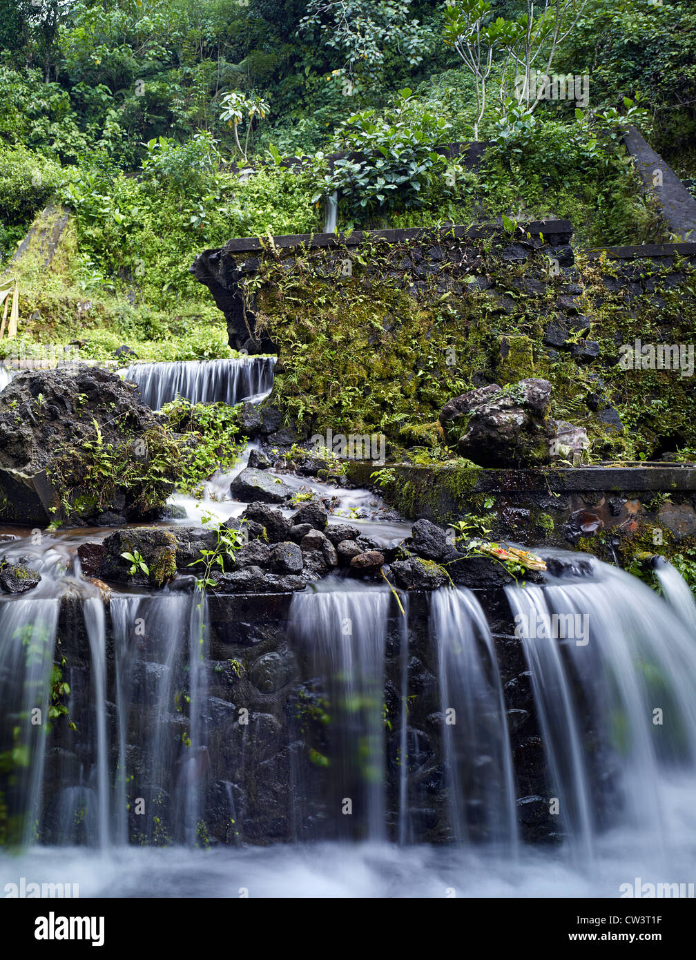 Sacred water temple hi-res stock photography and images - Alamy