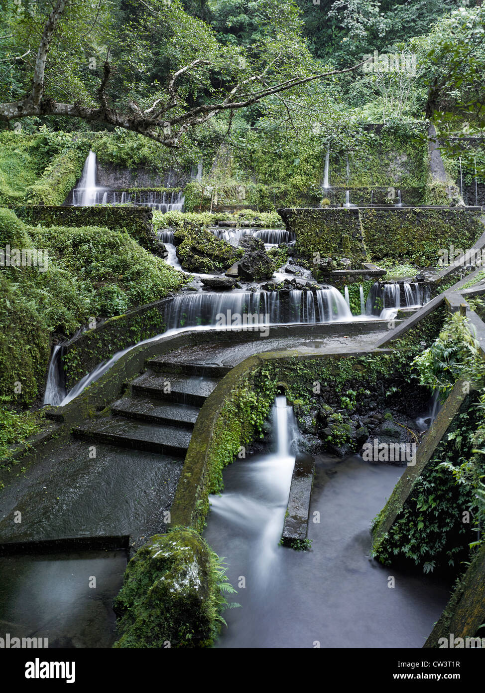 Sacred water temple hi-res stock photography and images - Alamy