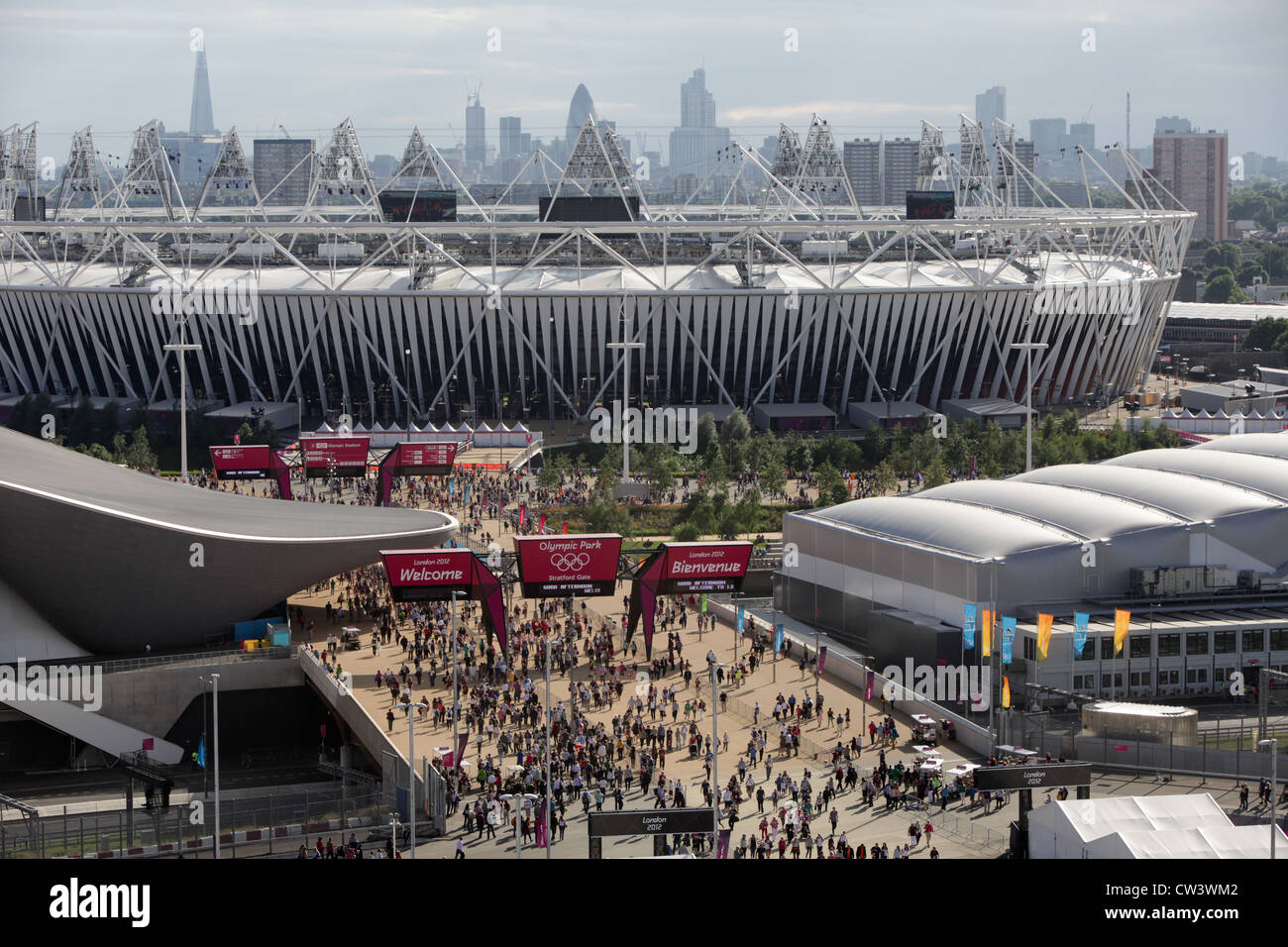 OLYMPIC PARK AND STADIUM IN STRATFORD LONDON 2012 Stock Photo - Alamy
