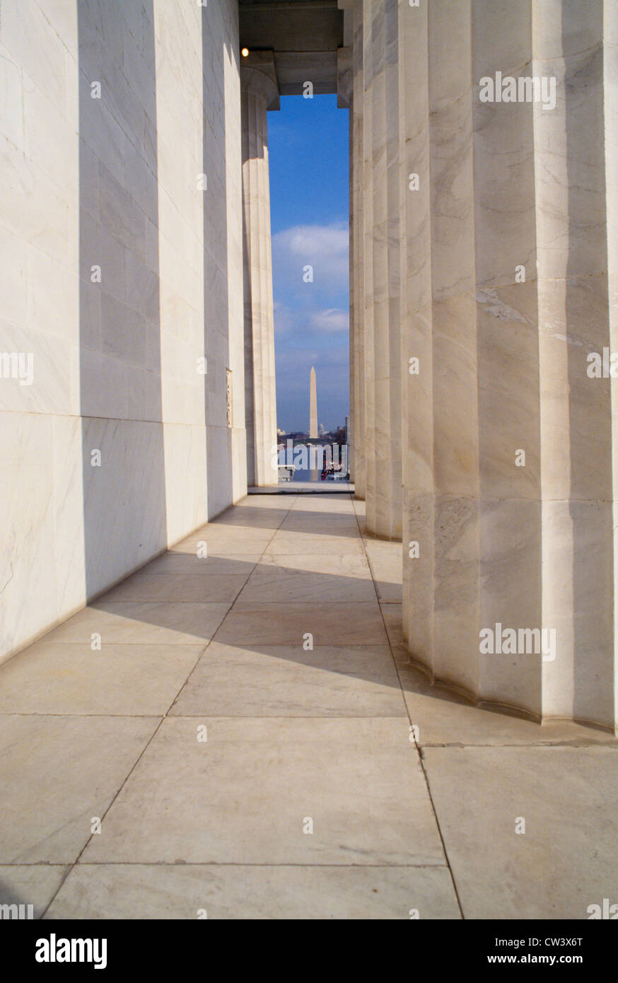 View of the Washington Monument through the pillars of the Lincoln ...