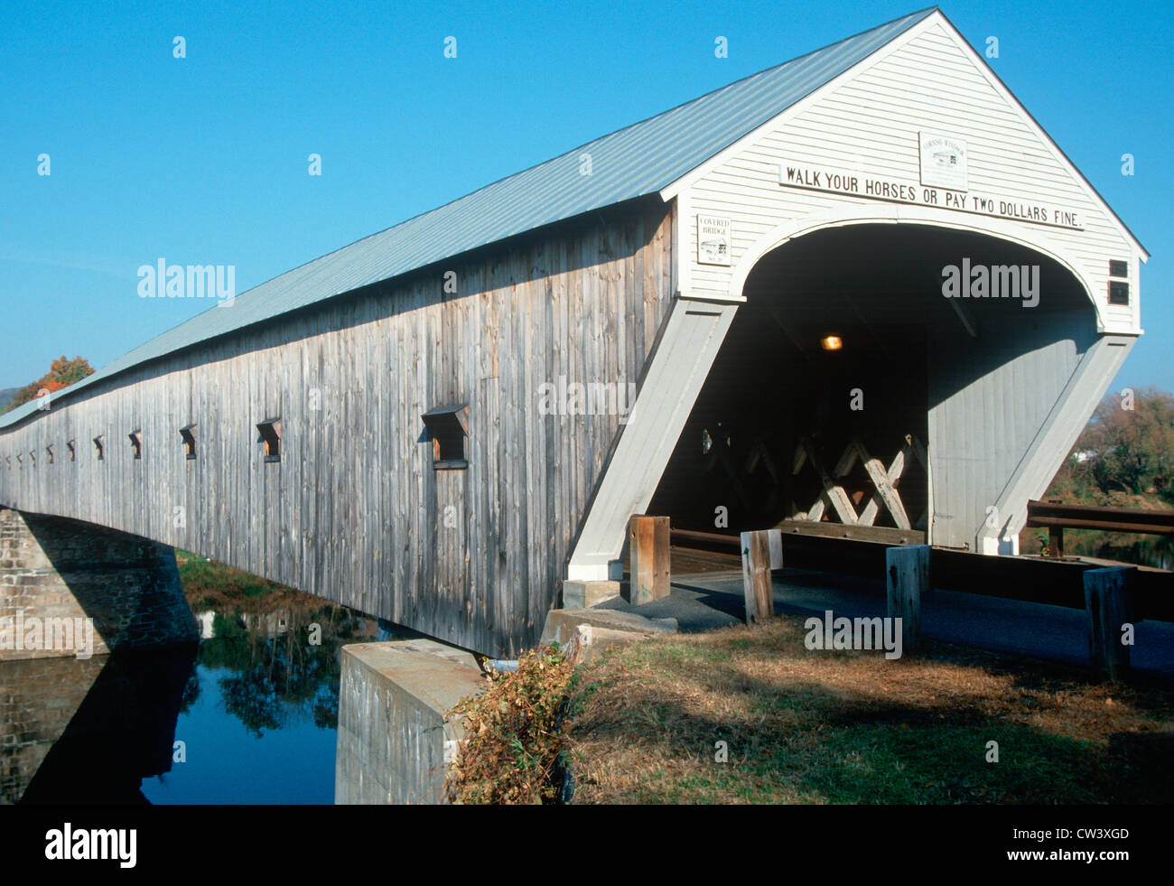 Cornish-Windsor covered bridge (world's longest covered bridge 460 feet ...