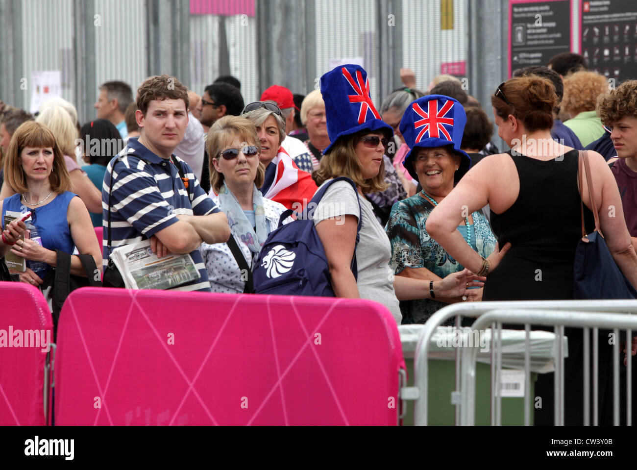 SPECTATOR'S AT THE OLYMPIC GAMES LONDON 2012 Stock Photo - Alamy
