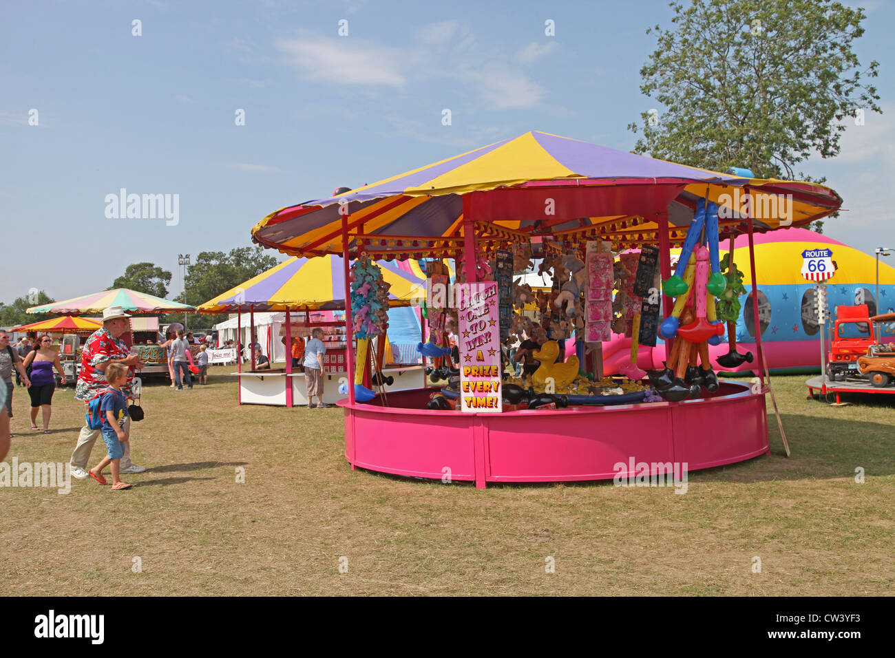 Fairground stalls hi-res stock photography and images - Alamy