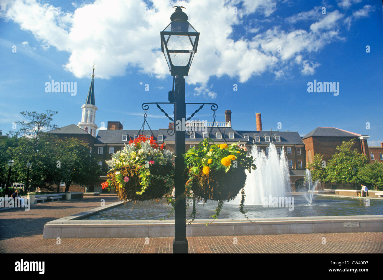 Alexandria City Hall and Market Square in Old Town Alexandria ...