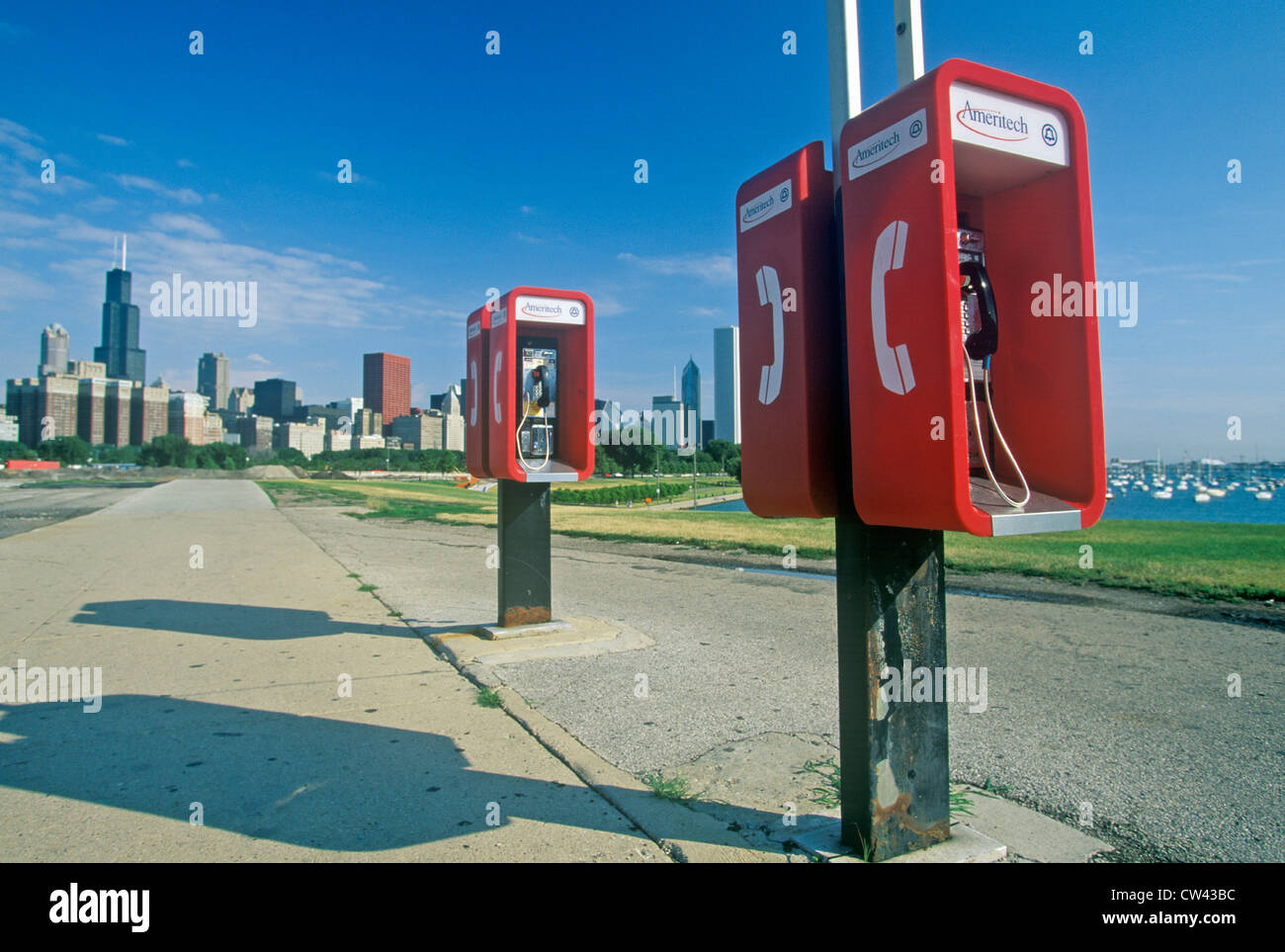 Pay Telephones and Chicago Skyline, Chicago, Illinois Stock Photo - Alamy