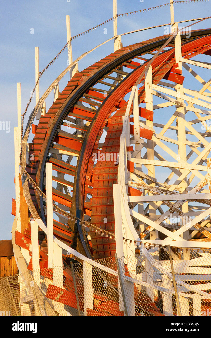 Rollercoaster track curve hi-res stock photography and images - Alamy