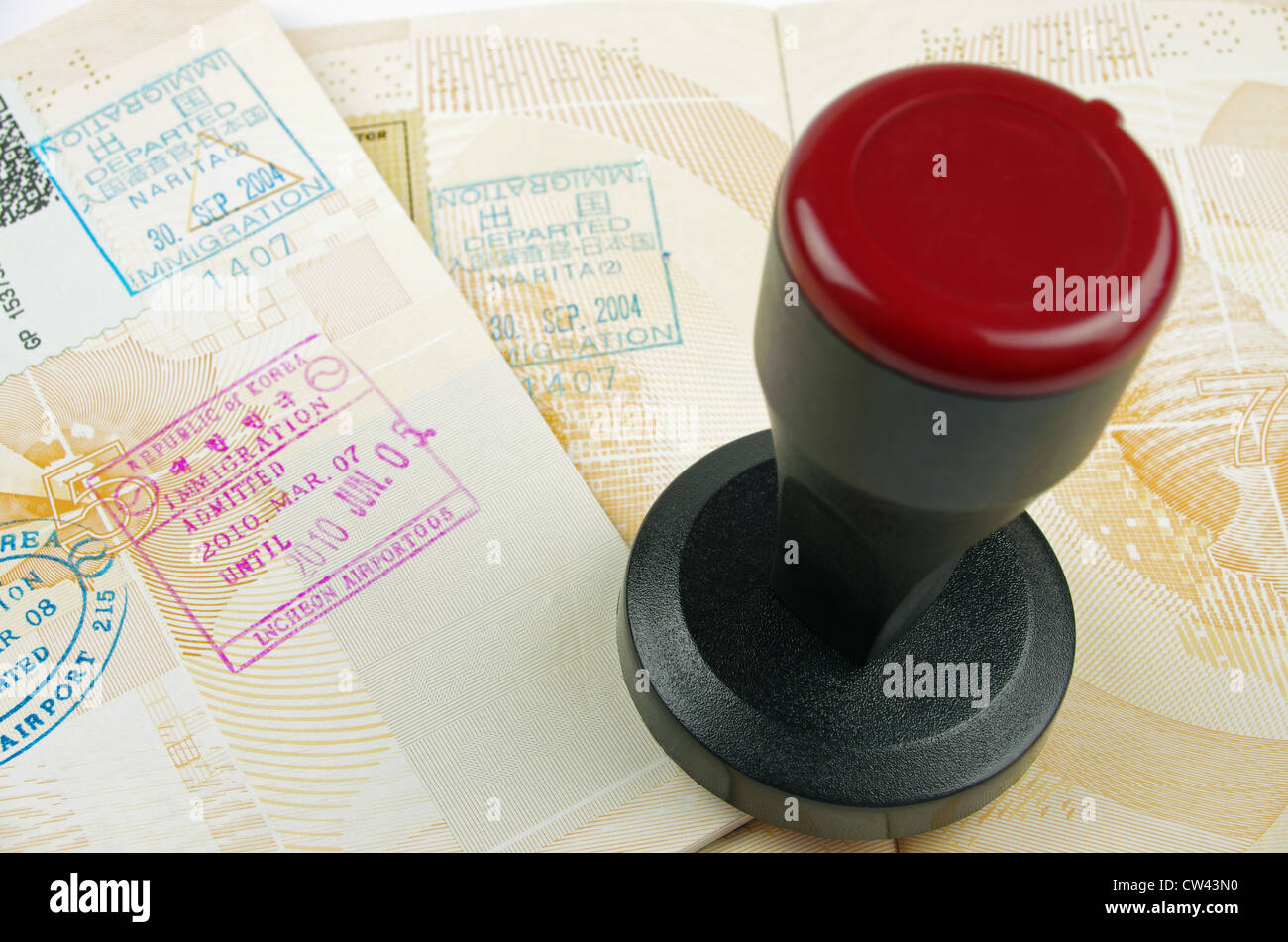 Visa immigration passport stamps hi-res stock photography and images ...