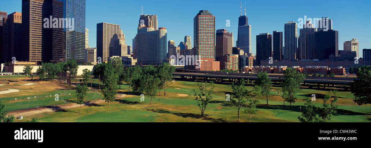 Panoramic view of the city skyline from the Metro Golf Illinois Center ...