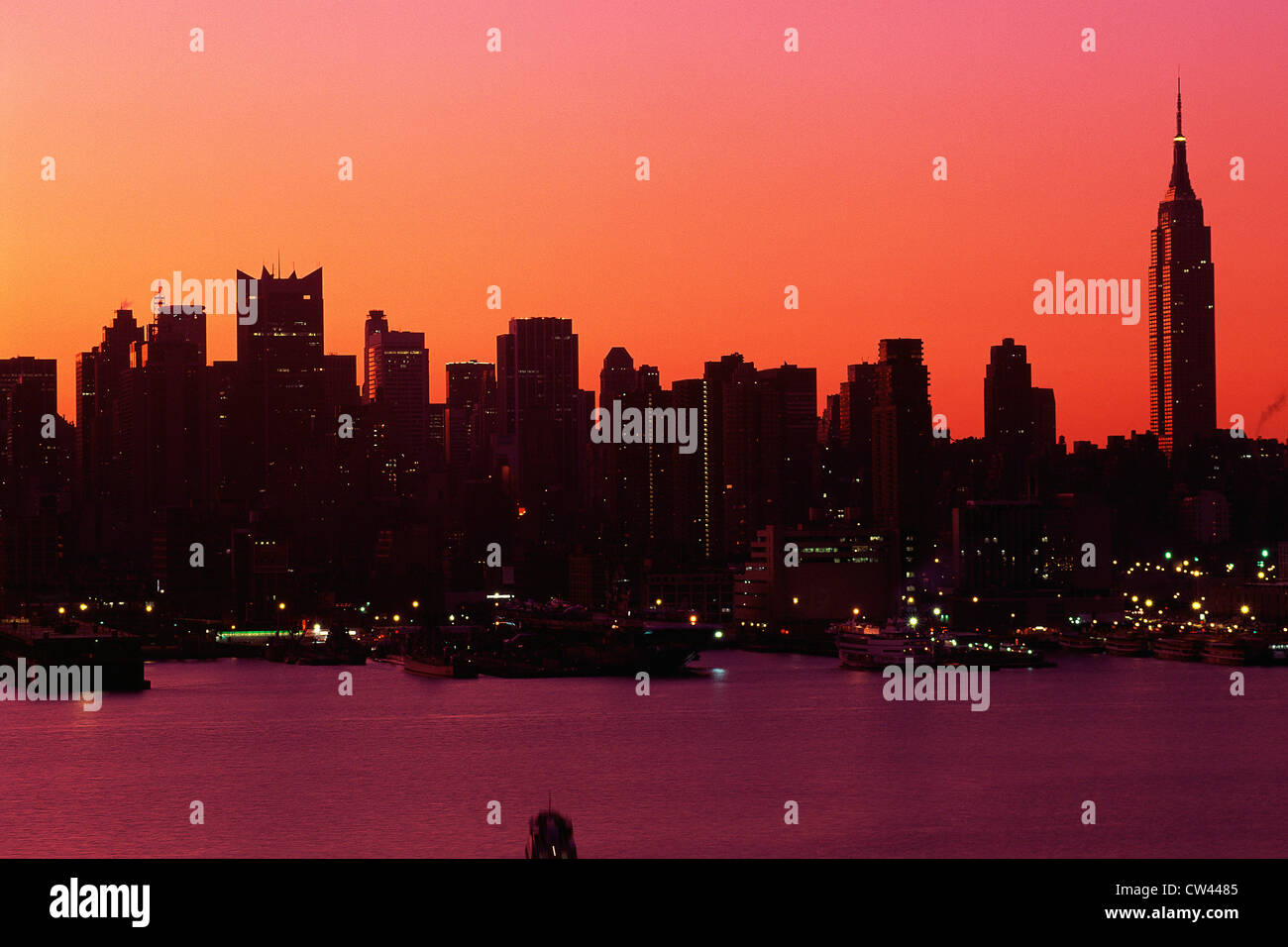 Setting sun on building hi-res stock photography and images - Alamy