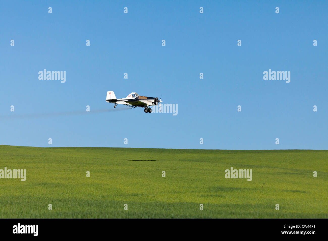 USA, Oregon, Wasco, Crop sprayer over fields Stock Photo - Alamy