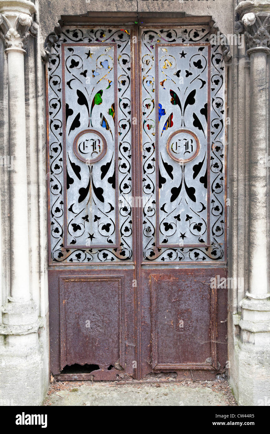 Ornate, rusting copper doors, at Pere Lachaise, Paris, France Stock ...