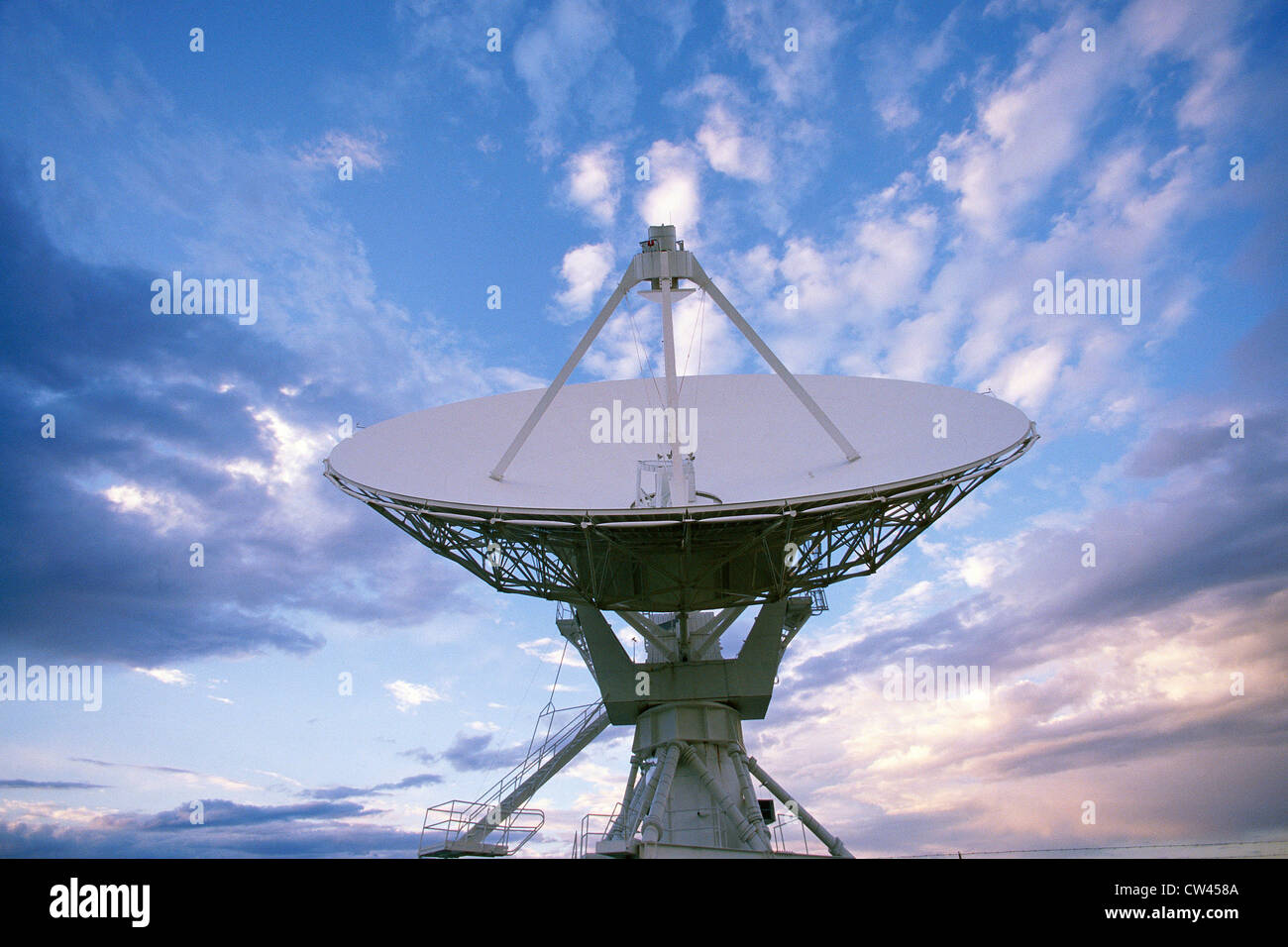 Single dish telescope hi-res stock photography and images - Alamy