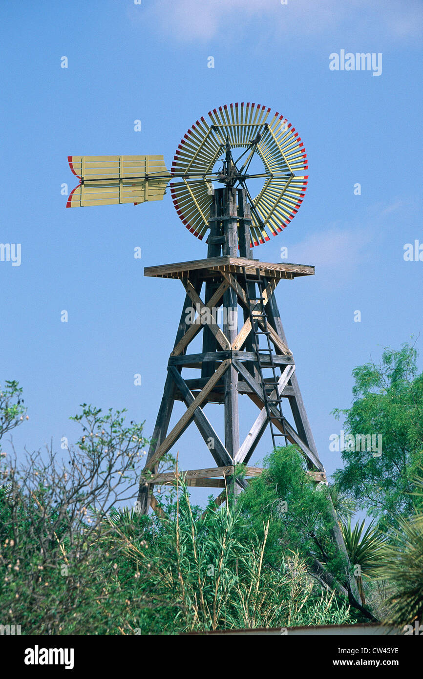 Windmill built in 1904, Langtry, Texas Stock Photo - Alamy