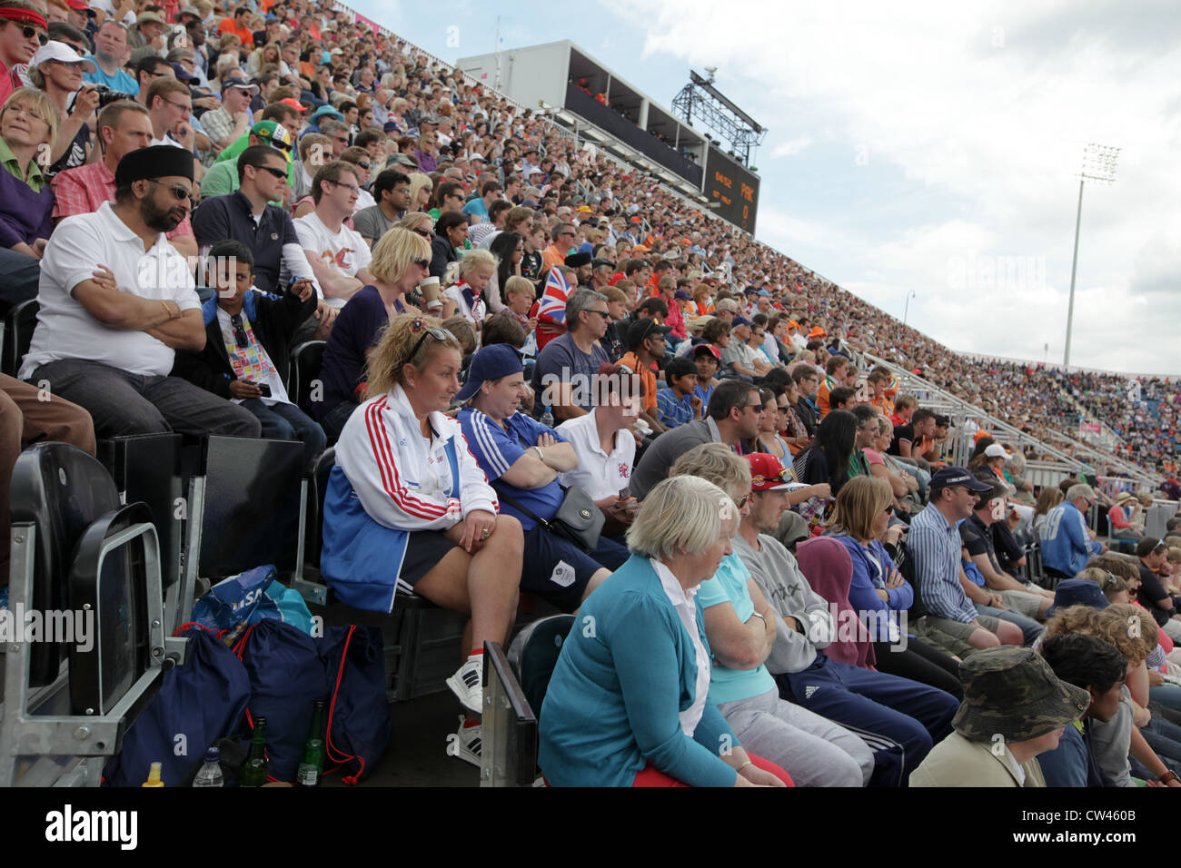 FULL STANDS OF SPECTATORS AT LONDON OLYMPIC GAMES 2012 Stock Photo - Alamy