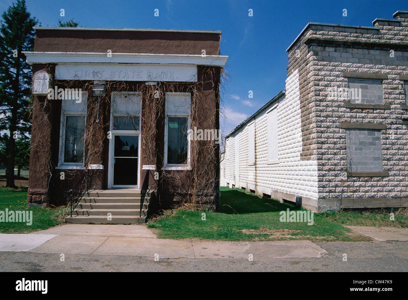 Brick storefronts hi-res stock photography and images - Alamy