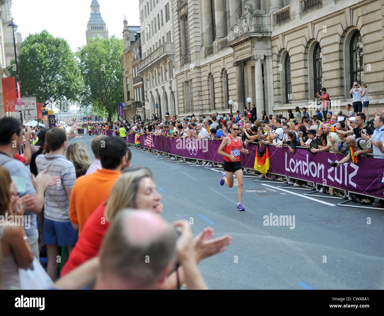 Crowd waving union jacks hi-res stock photography and images - Alamy