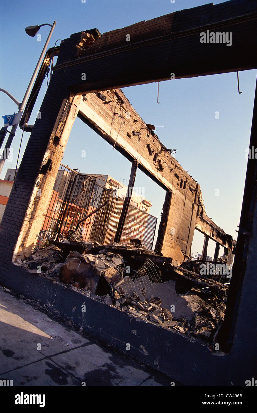 Shell of destroyed building Stock Photo - Alamy
