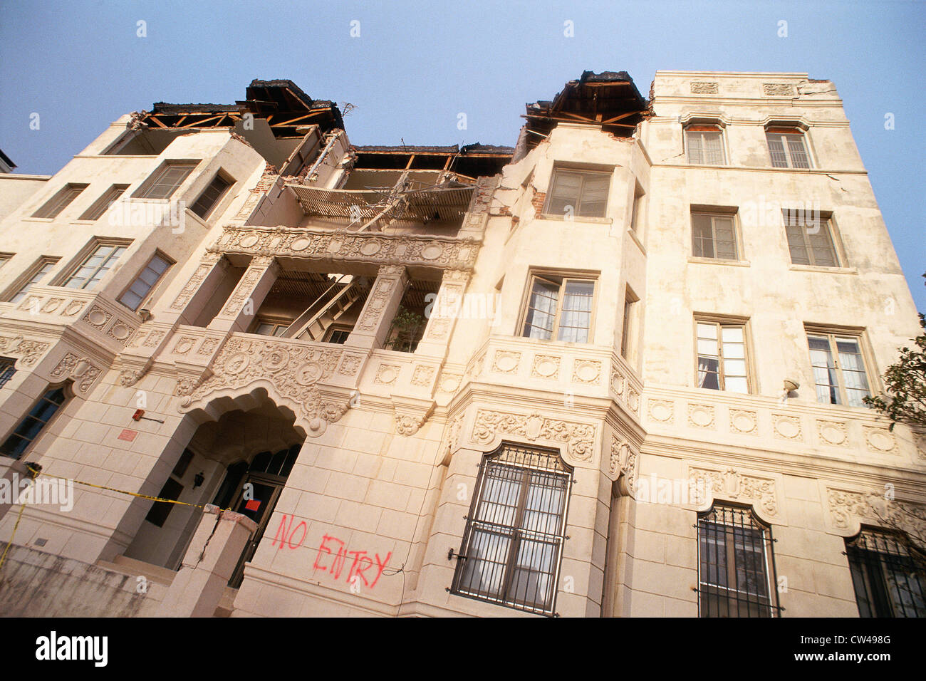 Condemned building hi-res stock photography and images - Alamy