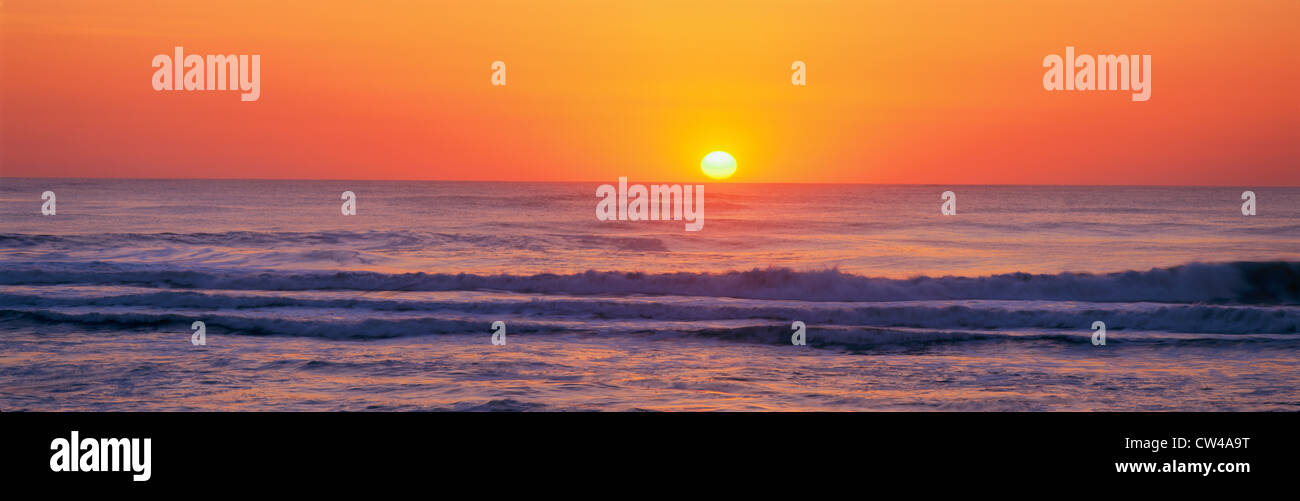 Atlantic Ocean sunset, North Carolina Stock Photo - Alamy