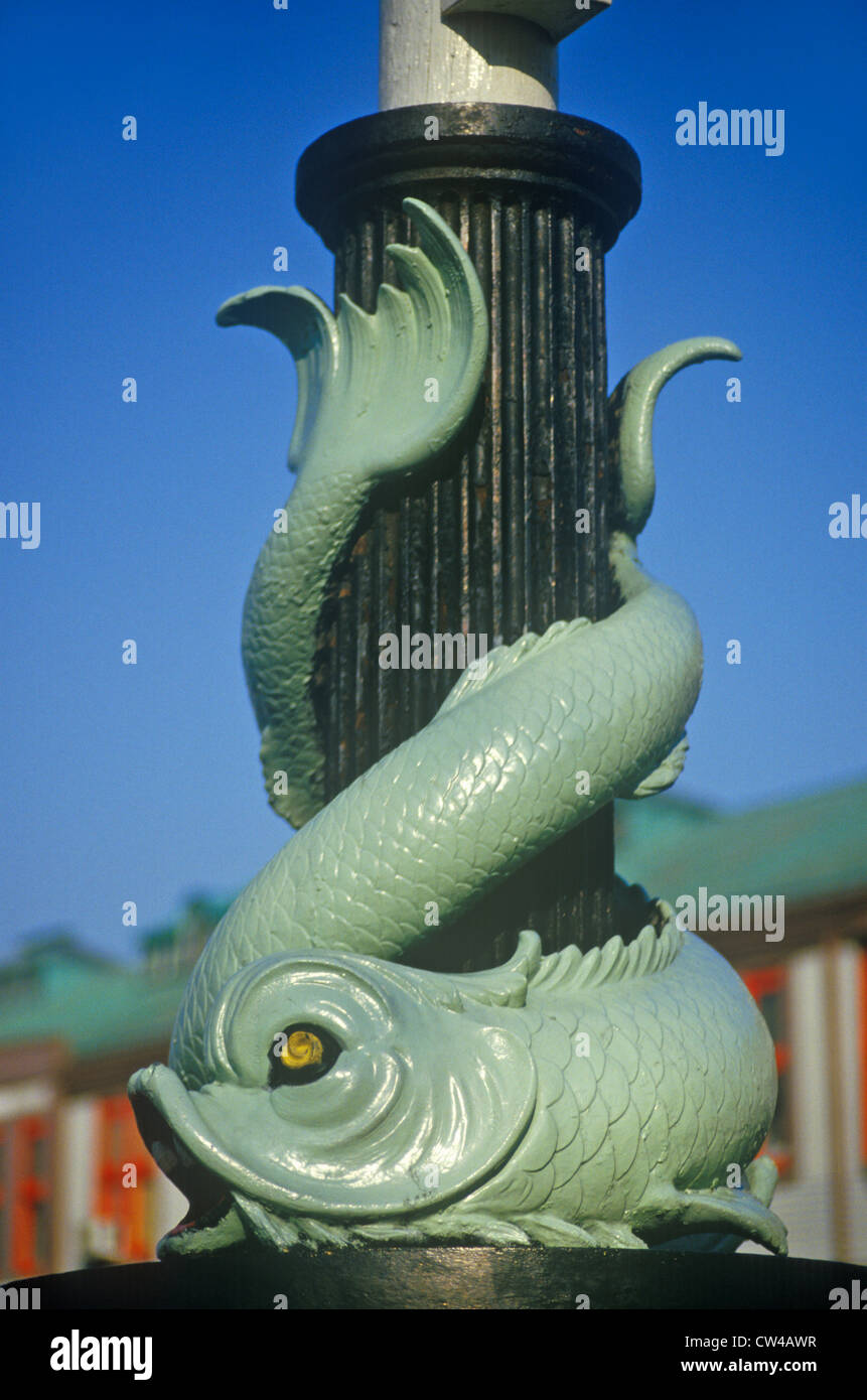 Sea serpent sculpture hi-res stock photography and images - Alamy