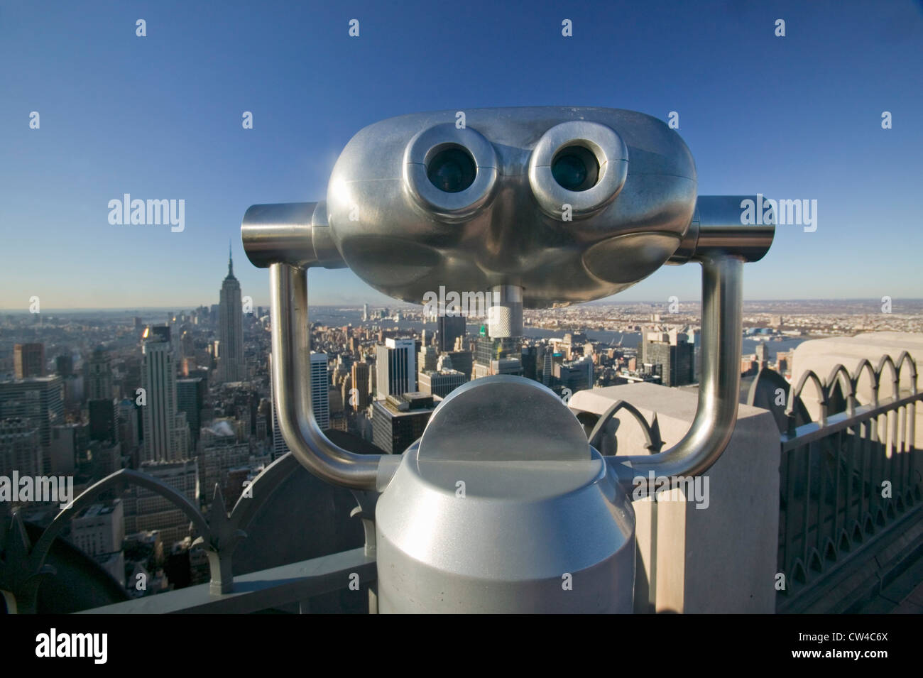 Viewer scope to look panoramic view New York City from ?Top Rock ...
