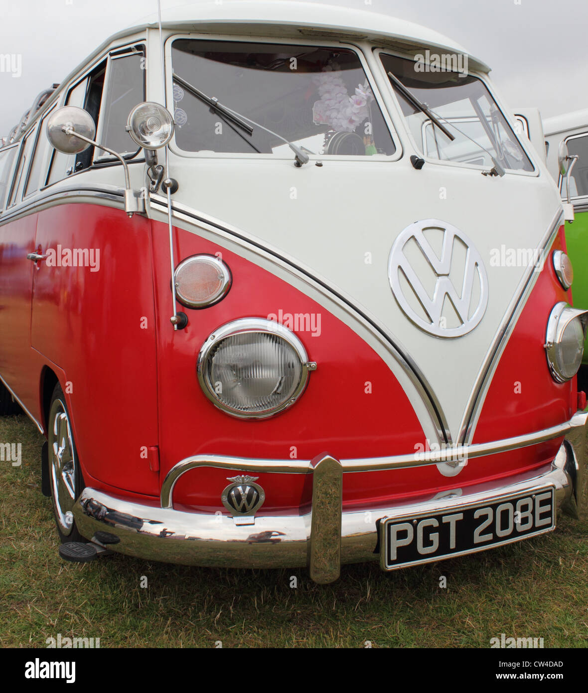 retro camper vans Stock Photo - Alamy