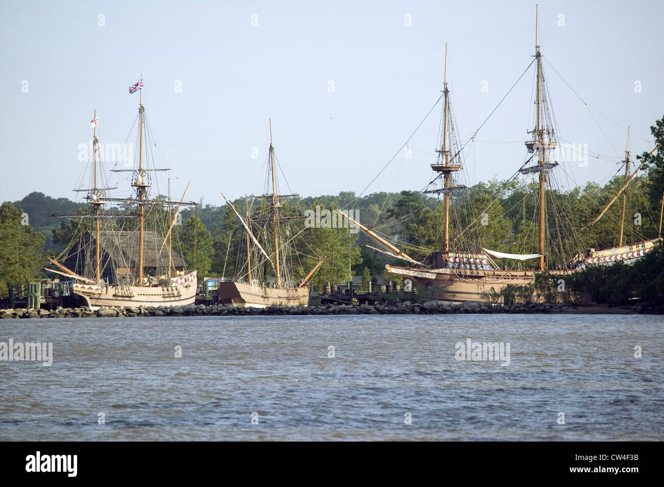 Replicas of The Susan Constant, Godspeed and Discovery ships that ...