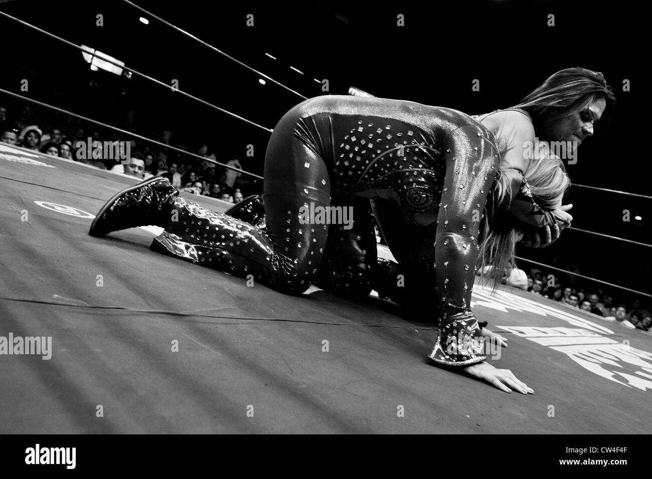 Dark angel wrestler hi-res stock photography and images - Alamy