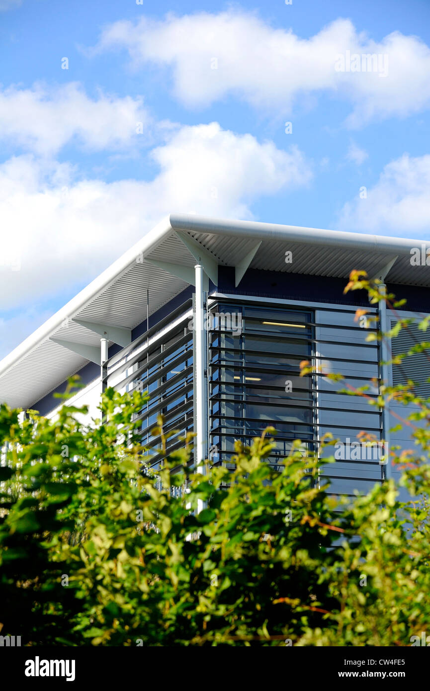 Sharp corner building hi-res stock photography and images - Alamy