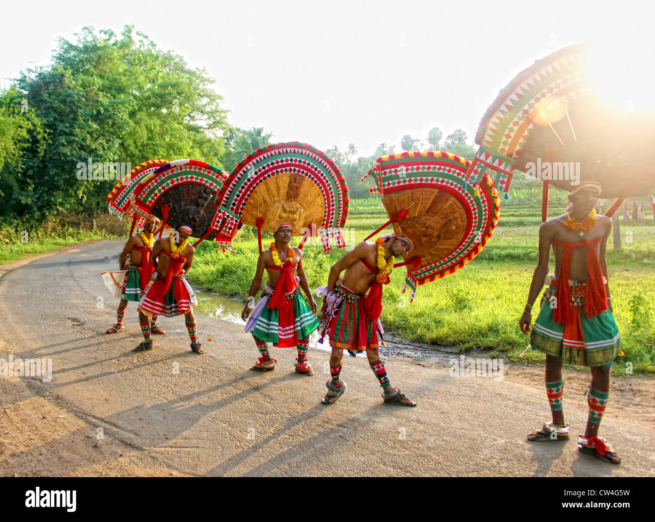 Folk dancer thara performing Kerala South India,indian Stock Photo - Alamy
