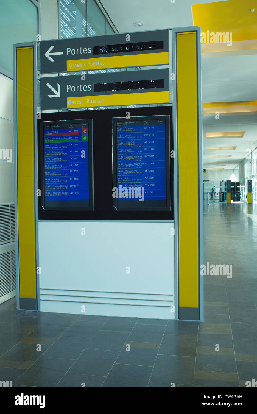 Airport departure gate information board Stock Photo - Alamy