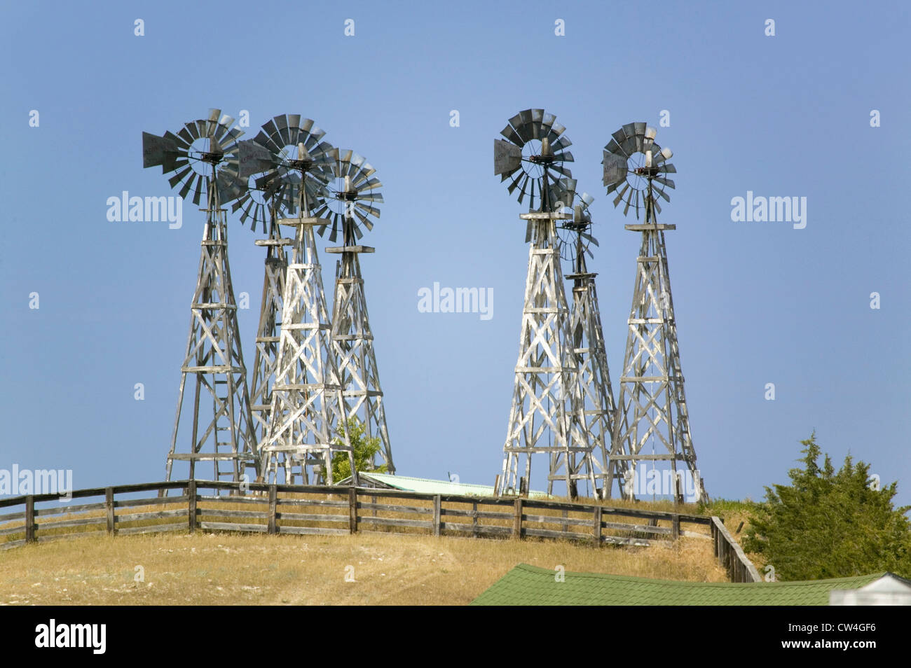 American style windmills hi-res stock photography and images - Alamy