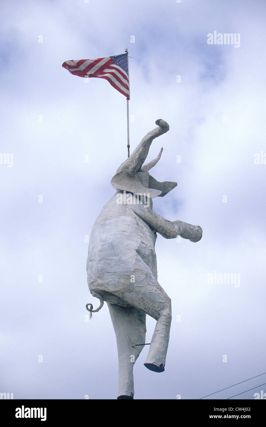 Statue of republican elephant near san antonio hi-res stock photography ...