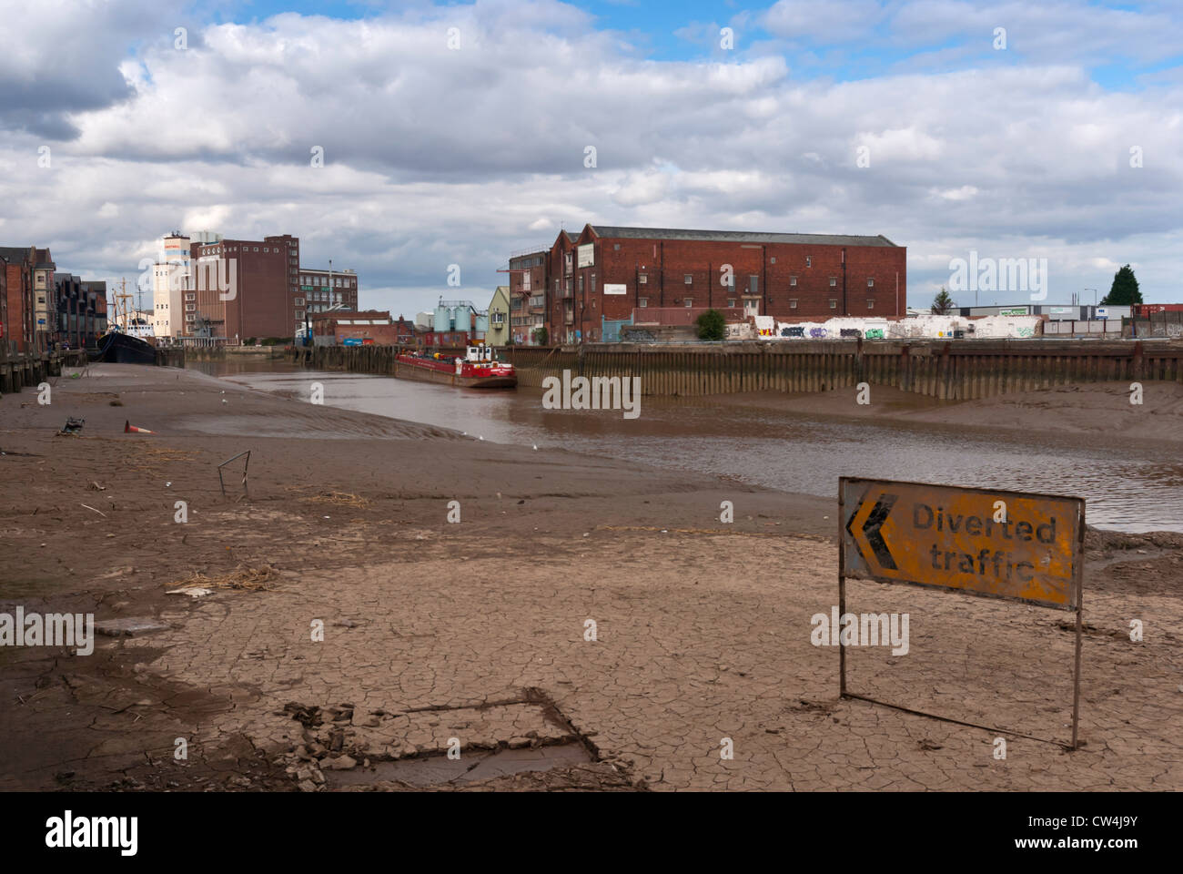 A road sign in the mud of the river Hull Stock Photo - Alamy
