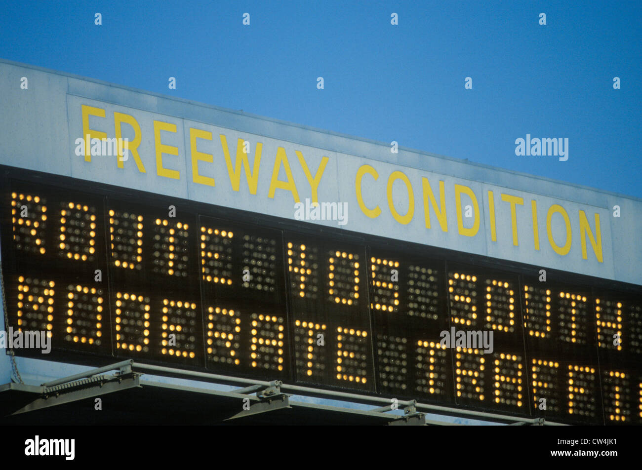 A sign indicating the 405 freeway conditions Stock Photo - Alamy