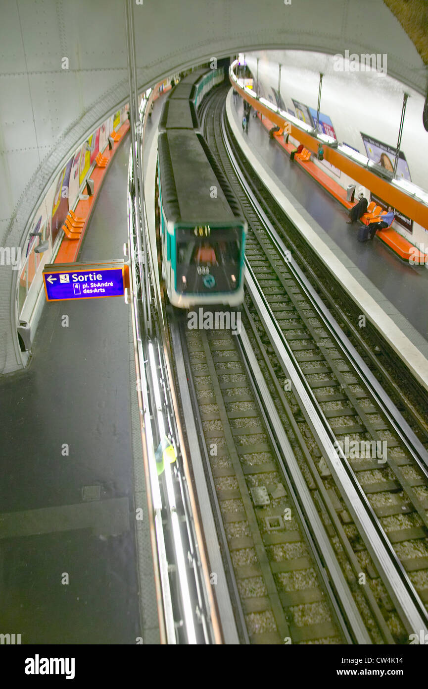 Metro Train, Paris, France Stock Photo - Alamy