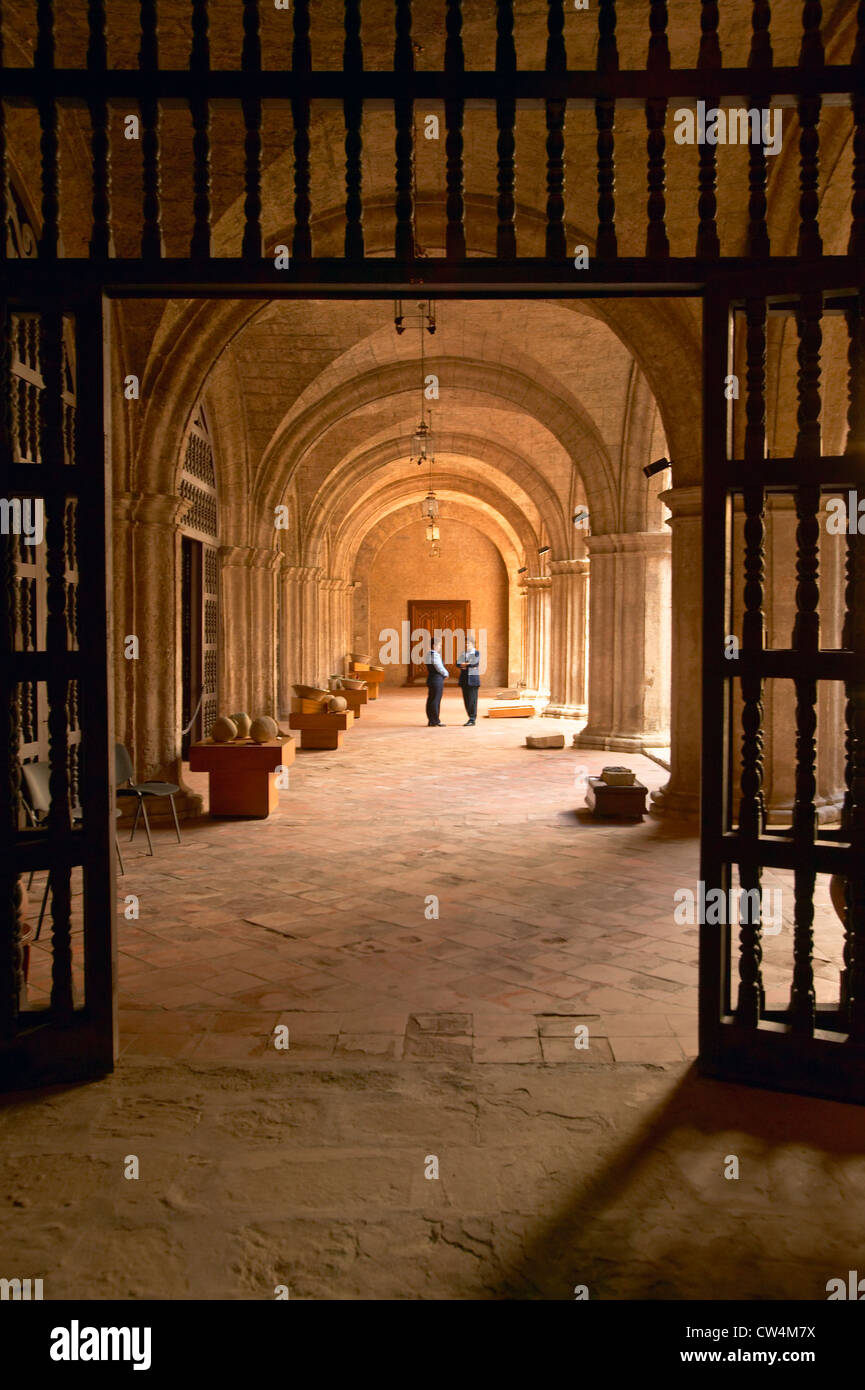 A series of arches in Old Havana, Cuba Stock Photo - Alamy
