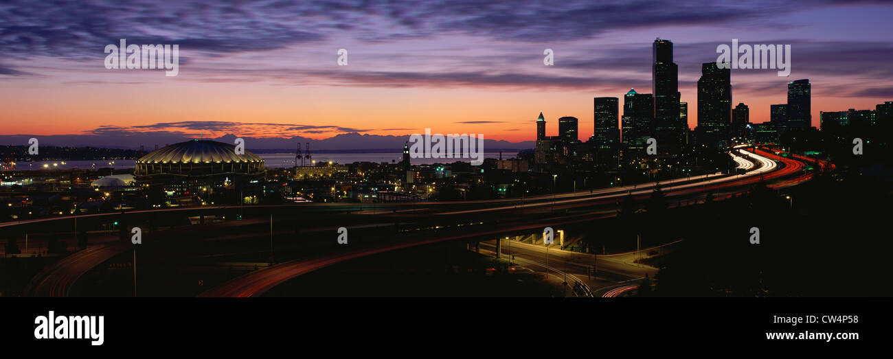 Seattle, Washington skyline at sunset Stock Photo - Alamy