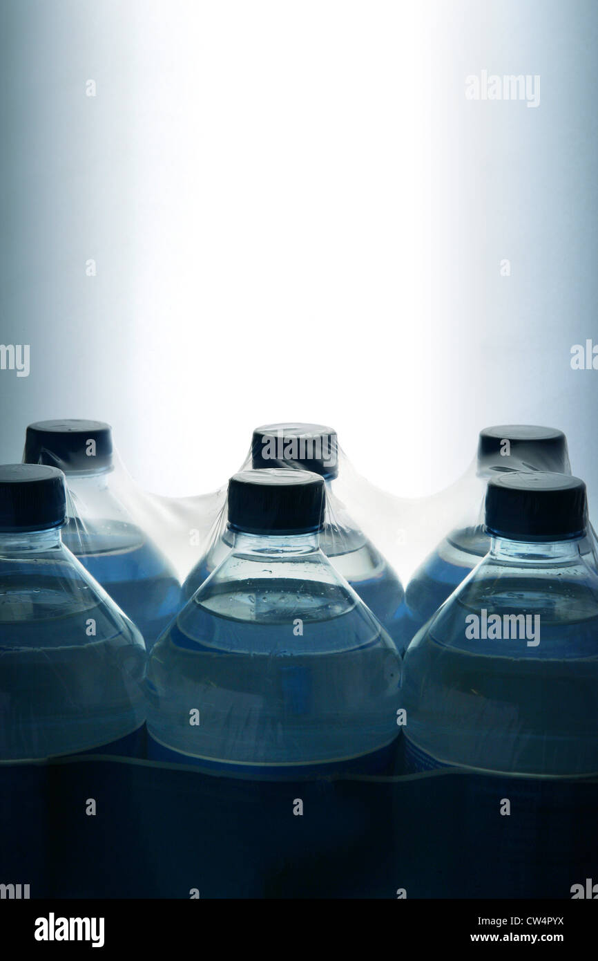 Bottled water 6 pack hi-res stock photography and images - Alamy