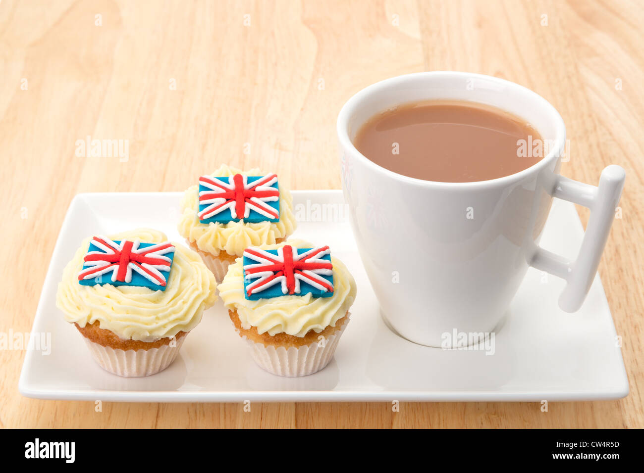 England flag cake hi-res stock photography and images - Alamy
