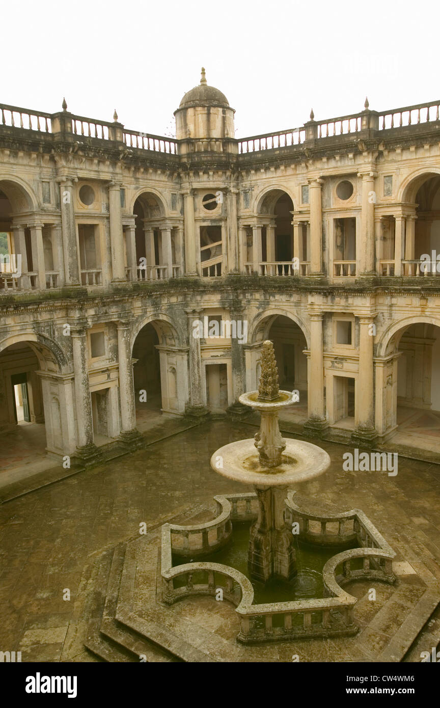 Fountain in courtyard Convent Knights Christ and Templar Castle founded ...