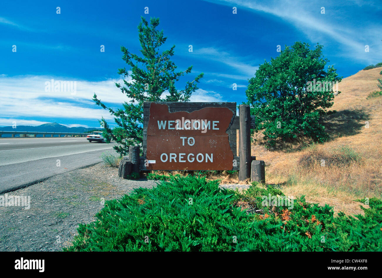Welcome To Oregon Sign Stock Photos & Welcome To Oregon Sign Stock ...