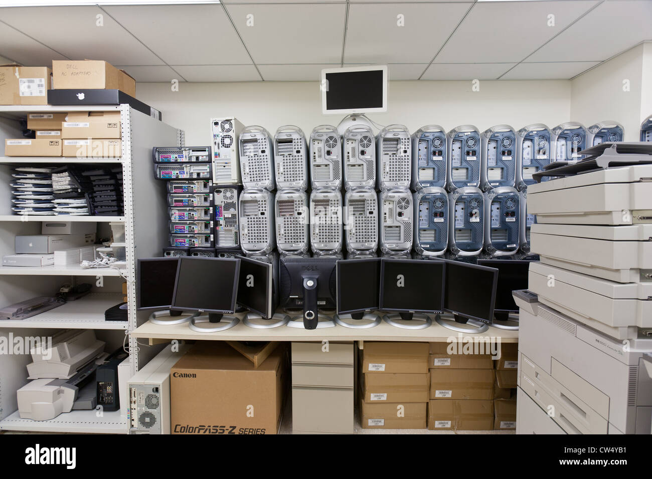 Old apple desktop computer hi-res stock photography and images - Alamy